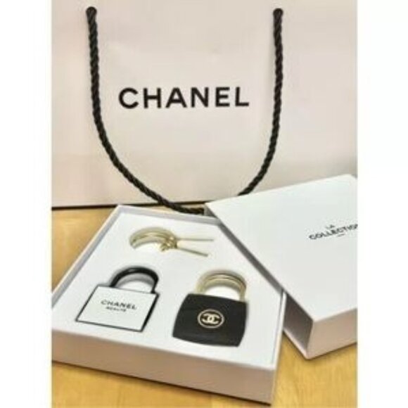 CHANEL | Jewelry | Gwp La Collection 224 Limited Edition 2 Padlocks 2 ...